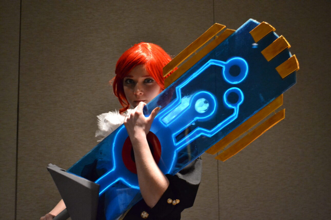 We All Become: Red from Transistor Cosplay – RandomTuesday